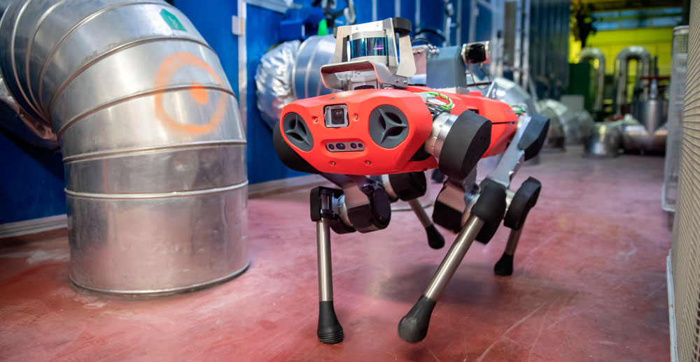 Robot robust cu patru picioare și trei “creiere” electronice ...